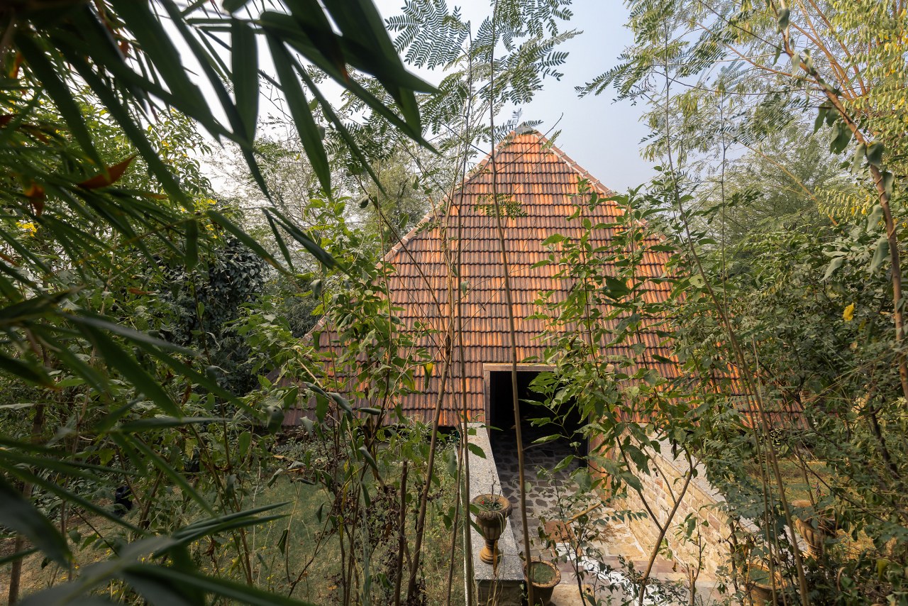 Vernacular Design With Natural Materials Stand Out In This Workshop ...