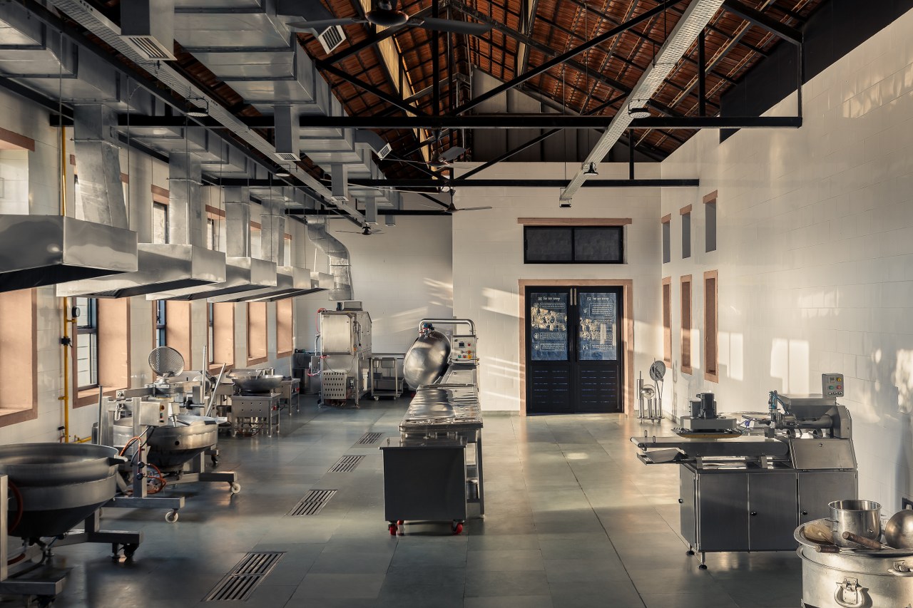 Vernacular Design With Natural Materials Stand Out In This Workshop ...