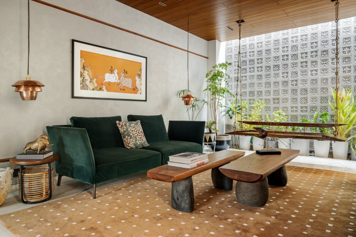 The Central Core Of This Residence Fills Up The Entire Home With Light ...