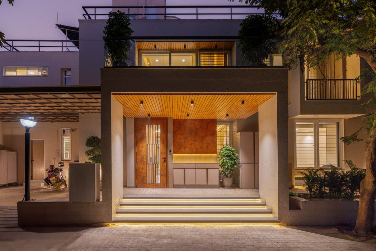This Luxurious Residence Has Been Thoughtfully Renovated For Timeless ...