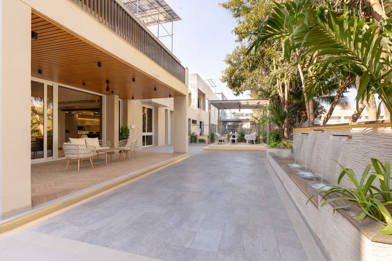 This Luxurious Residence Has Been Thoughtfully Renovated For Timeless ...