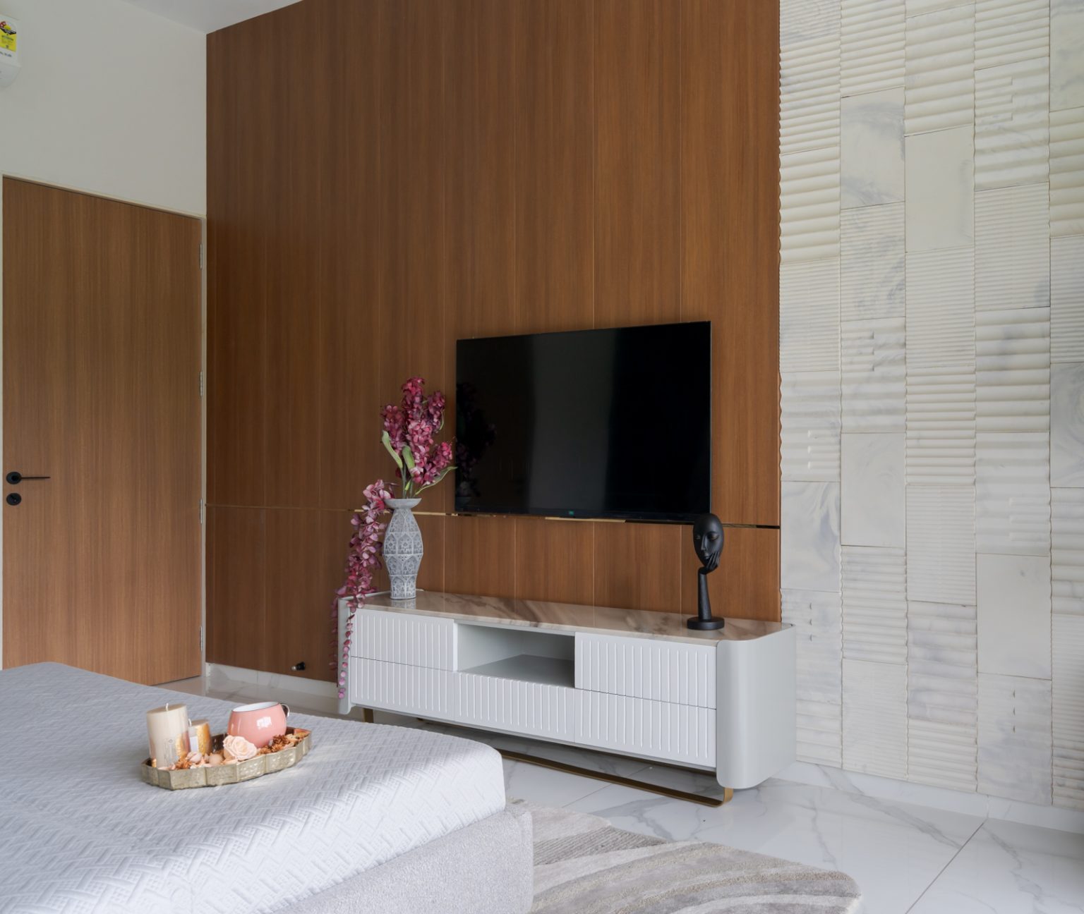 This Home With Muted Tones Feels Warm, Functional And Personal | Design ...