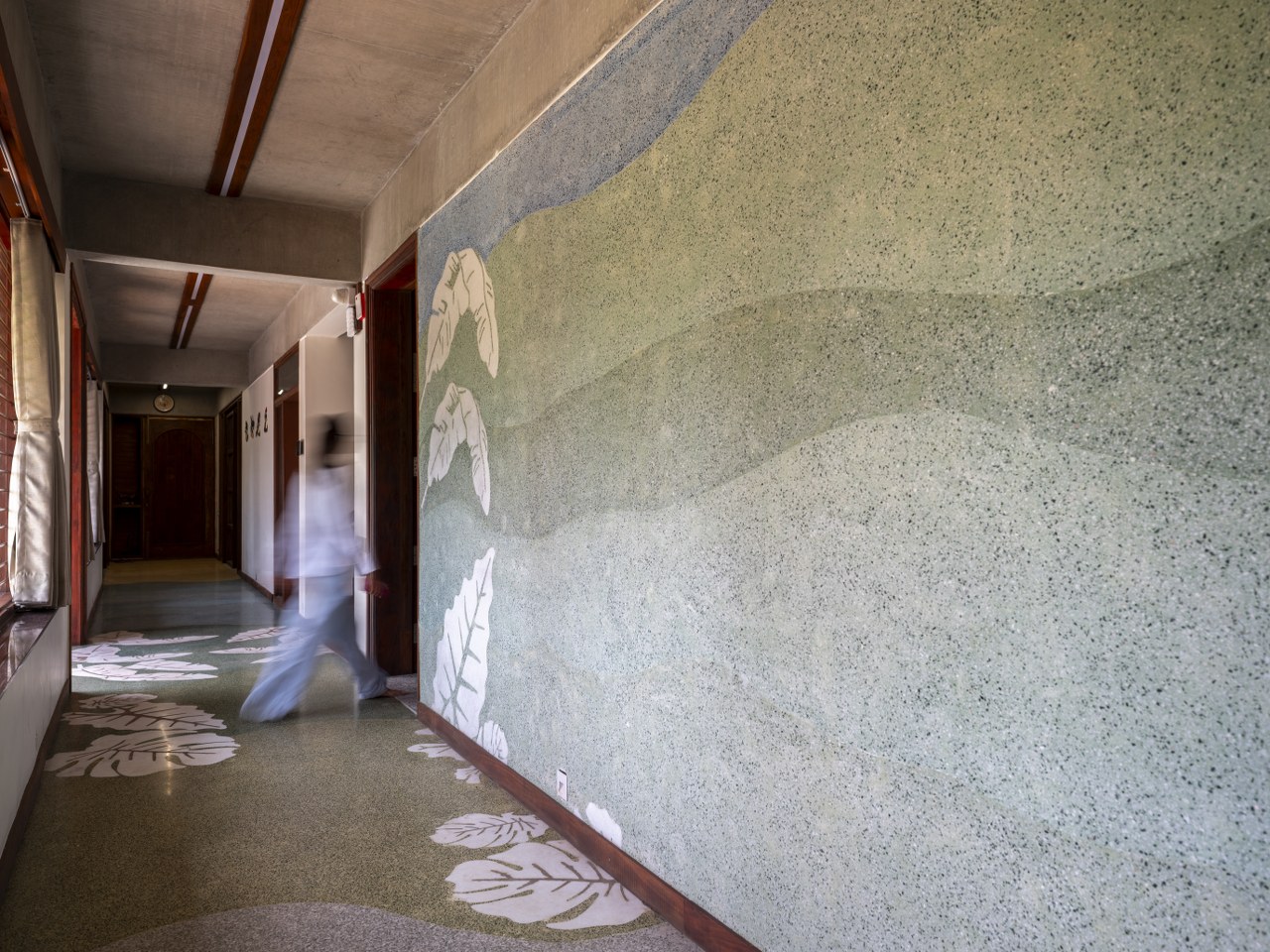 Raw Materials Combine With Modern Living In This Ahmedabad Residence ...