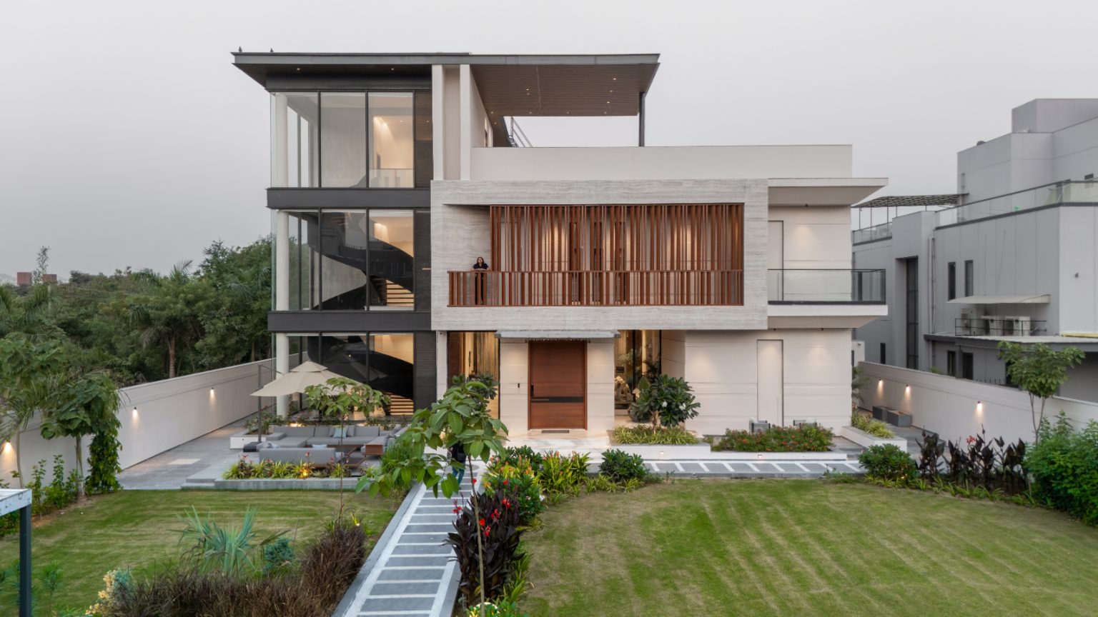 This Luxurious Home Is Defined With Clean Architecture Lines | Sana ...