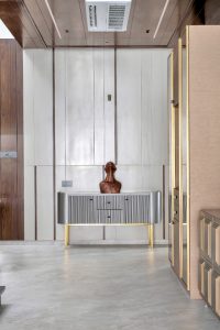 This Linear Home Is A Composition of Geometry, Light, and Tranquility ...