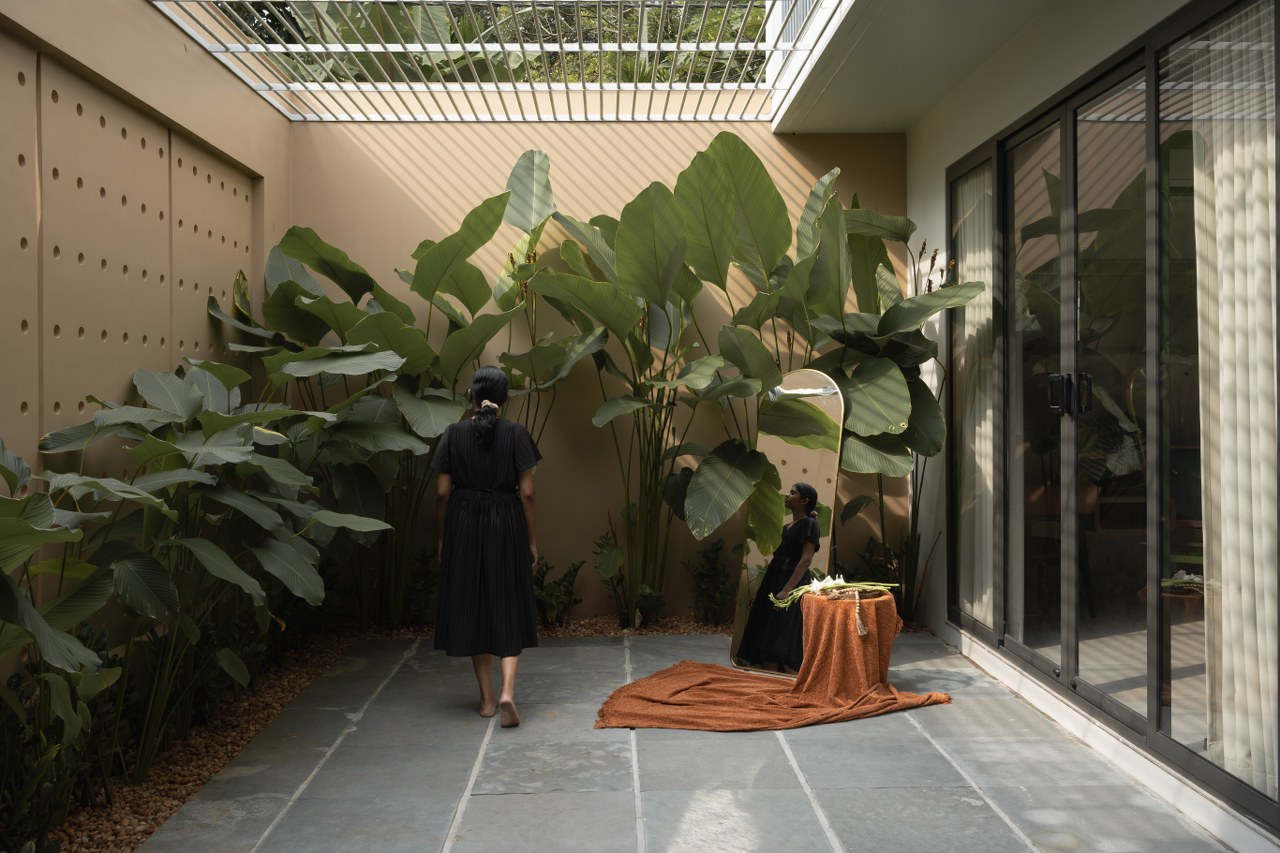 This Peaceful Retreat Stands In Contrast To Its Surroundings | i2a ...