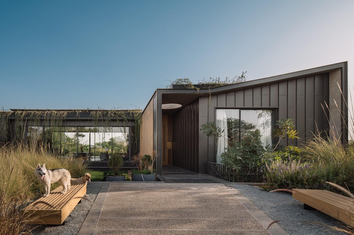 This Home For An Entrepreneur Who Doubles As A Real Estate Manager Is A ...