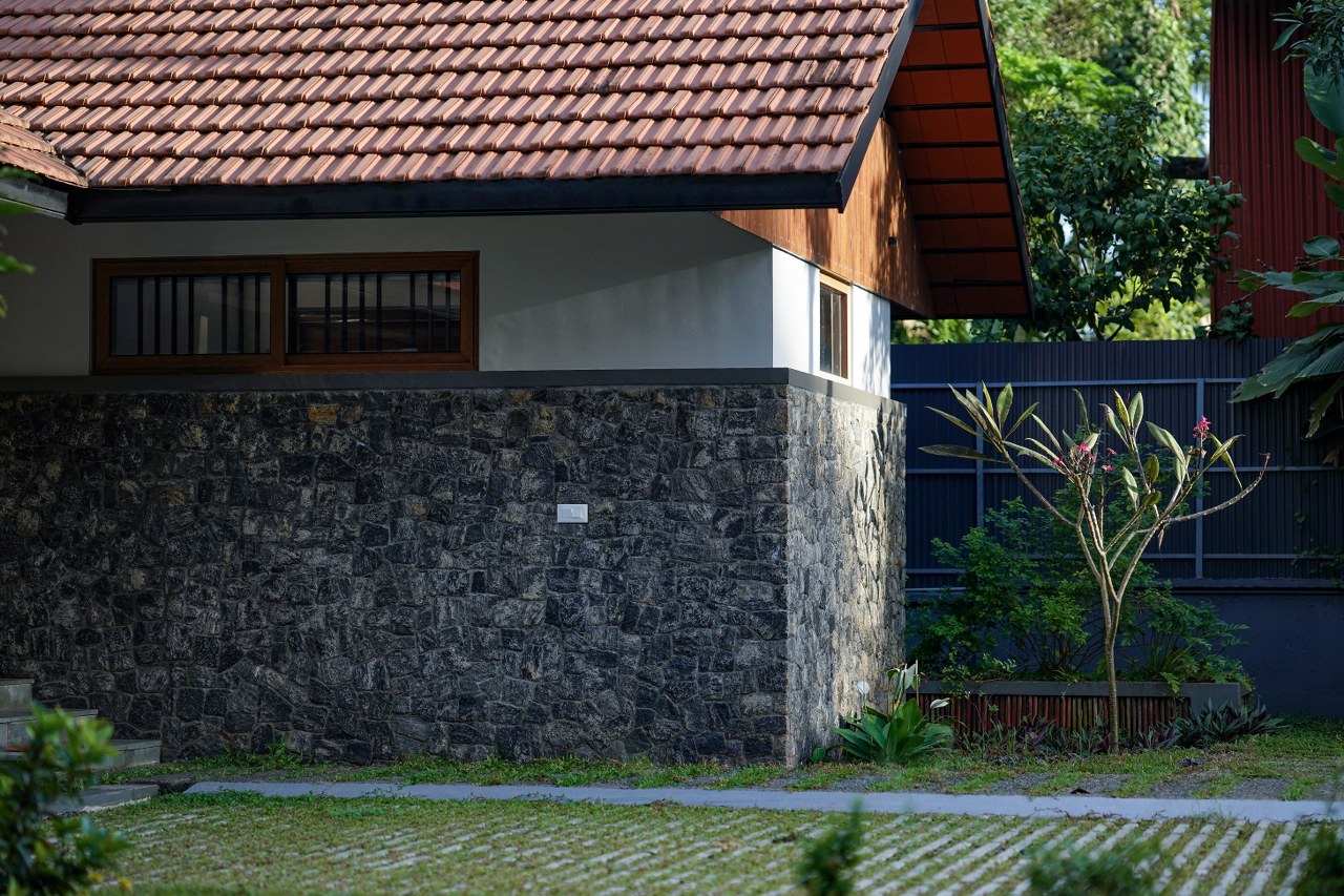 This Traditional Kerala House Blends Modernity & Functionality | Cross ...