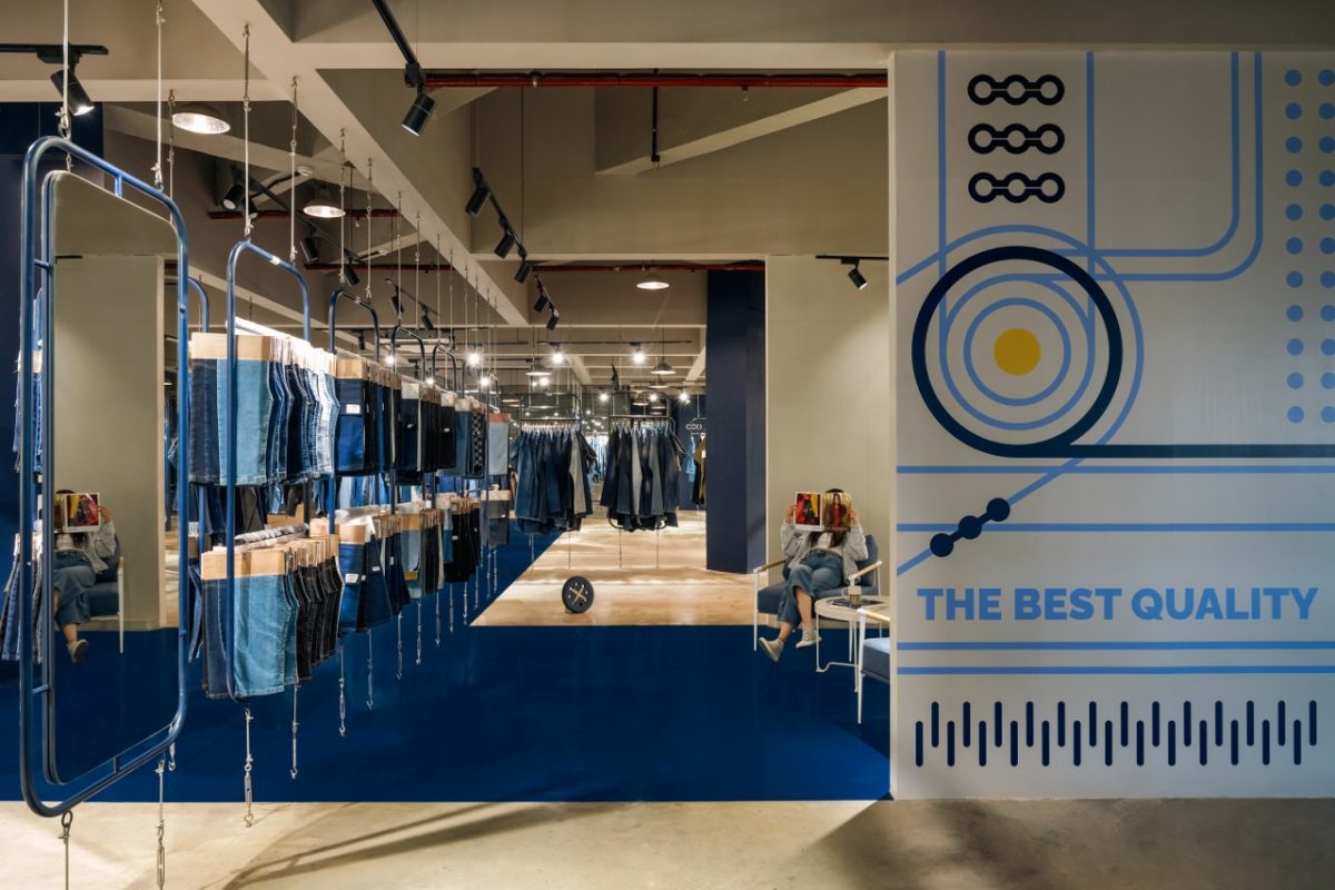 This Experience Center Design Explores Denim Yarns & Fabrics | Studio Deshi