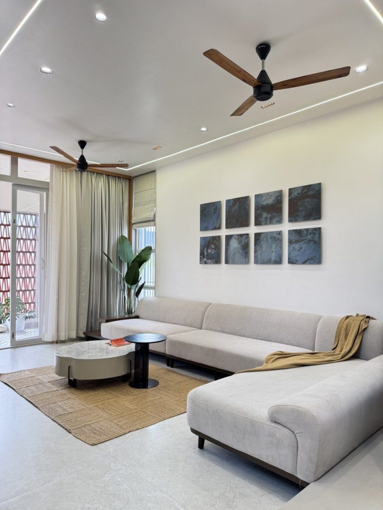 This Modest Home Remains Simple And Emotionally Grounded | Studio Emphasis