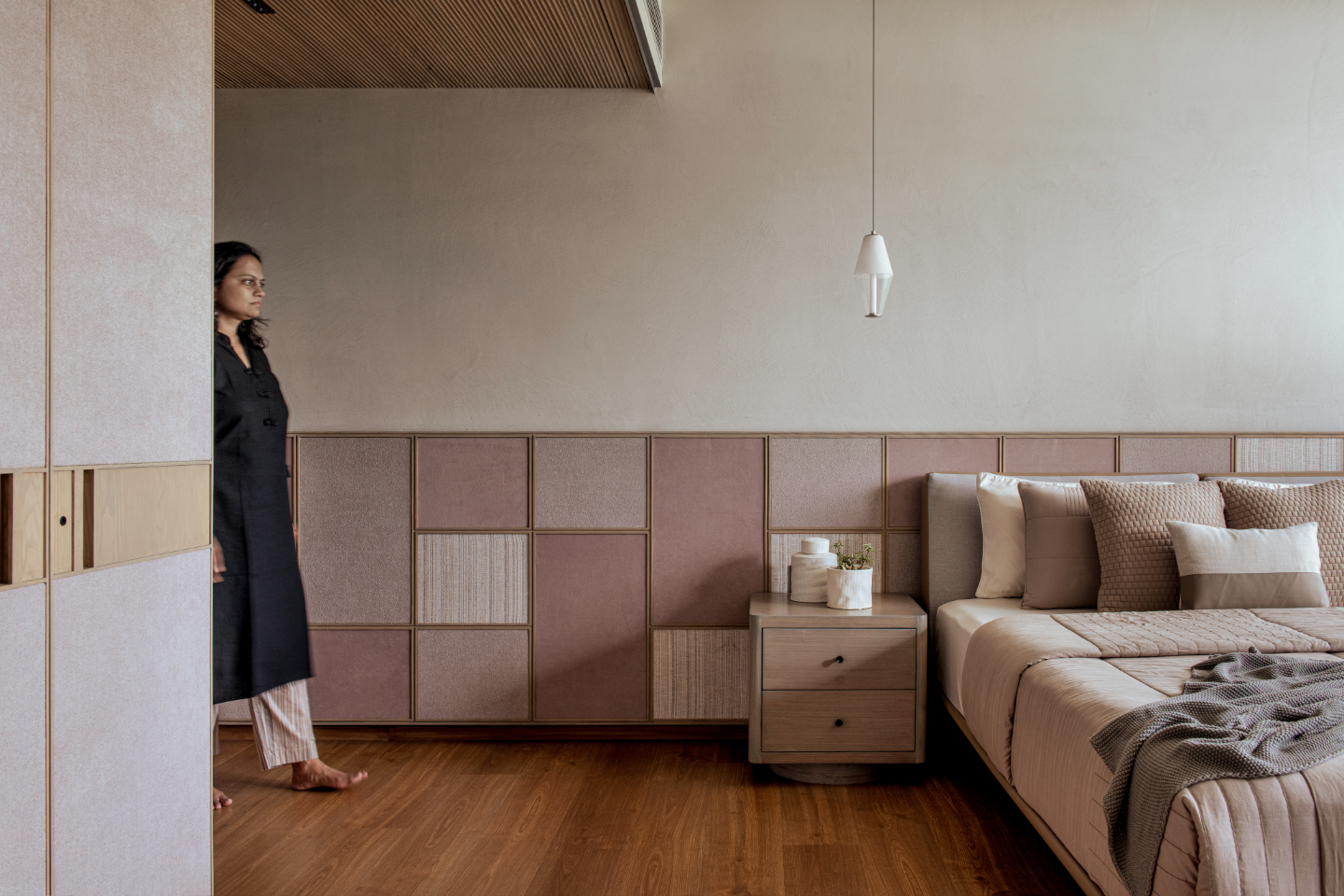 A Soft Design And Minimal Interiors Take Over This Cohesive Residence ...