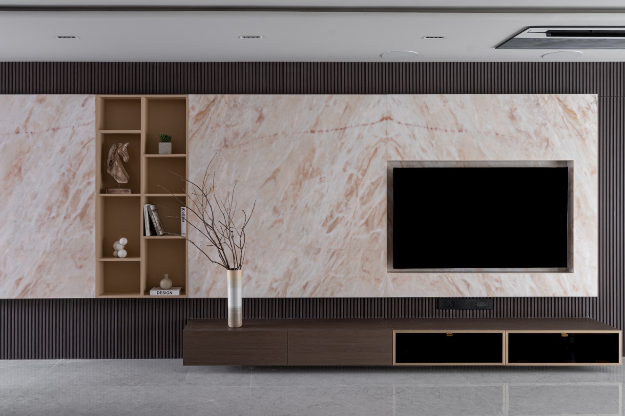 Organic Forms And Flowing Geometry Find A Rhythm In This Unique Home ...