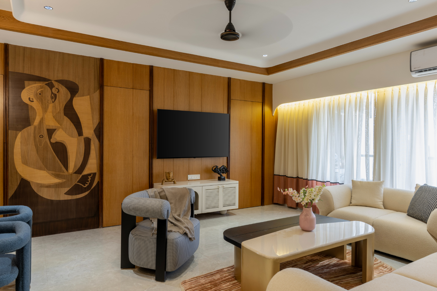 The Spatial Design Of This Home Is Both Expressive & Calming | Studio ...